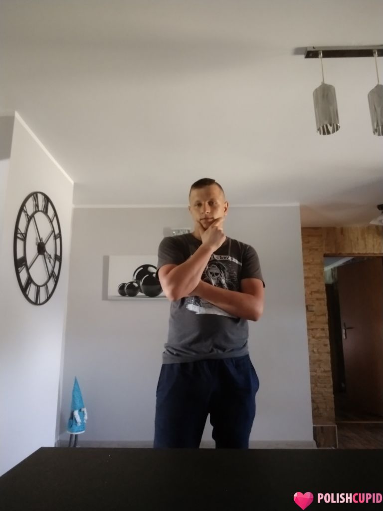 Handsome Polish man: user: Kiopb, 28 years old